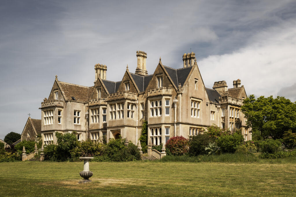 4 bedroom maisonette for sale in Frankleigh House, Bath Road, Bradford ...