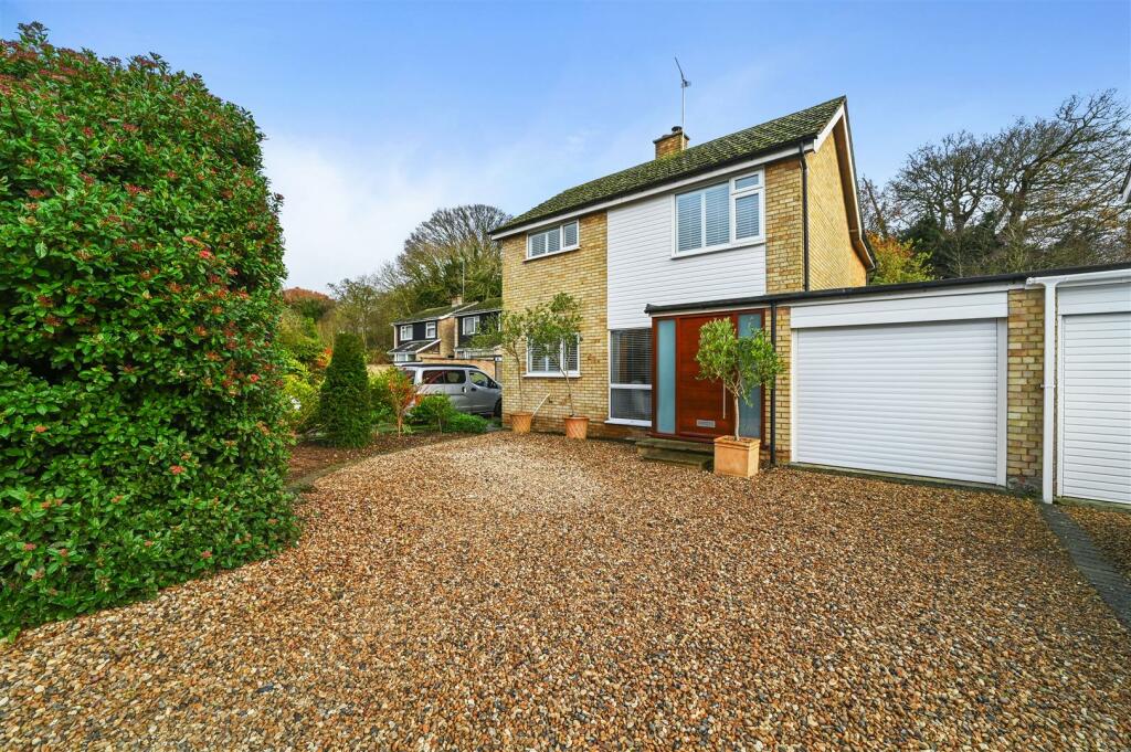 3 bedroom link detached house for sale in Wendy Close, Chelmondiston ...