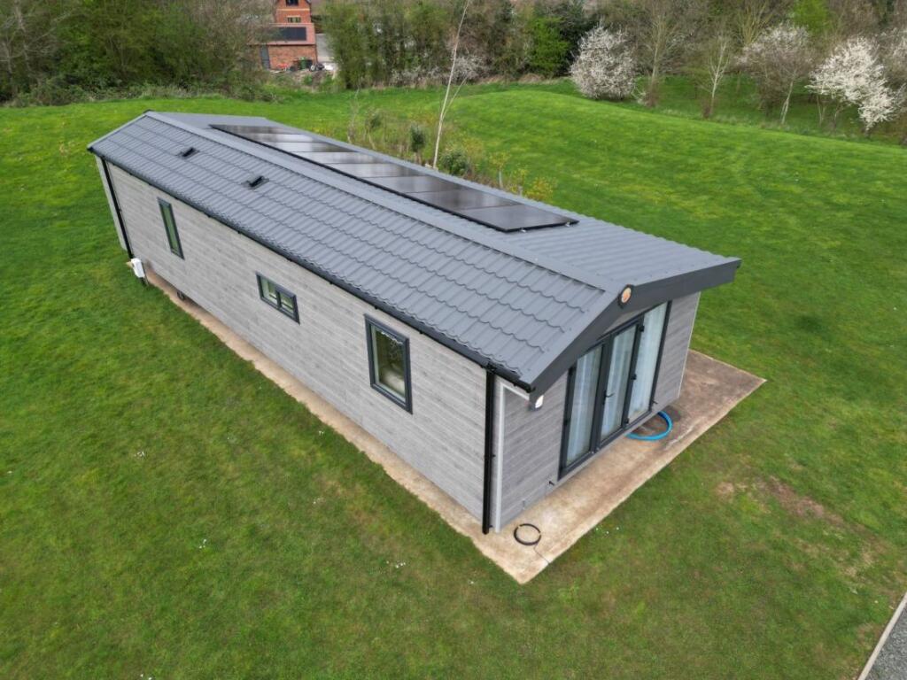 2 bedroom caravan for sale in Sunseeker Opulence, The Springs Lakeside ...