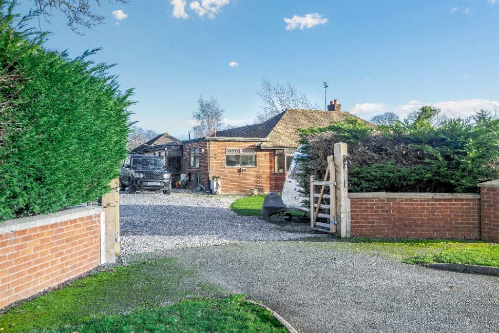 2 bedroom bungalow for sale in Wrexham Road, Penyffordd CH4