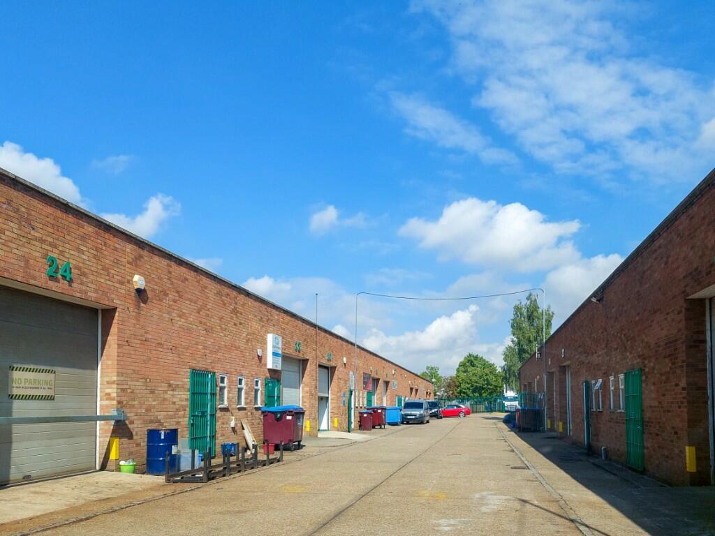 Light industrial facility to lease in Middlefield Industrial Estate ...