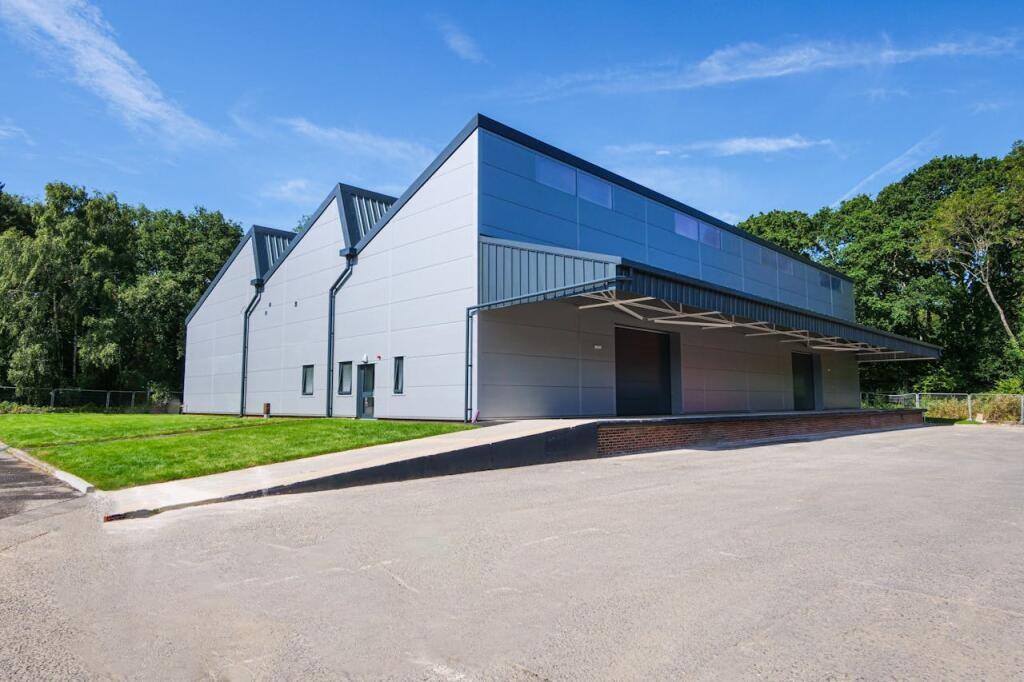 Light industrial facility to lease in Chalcroft Business Park, SO30 2PA ...