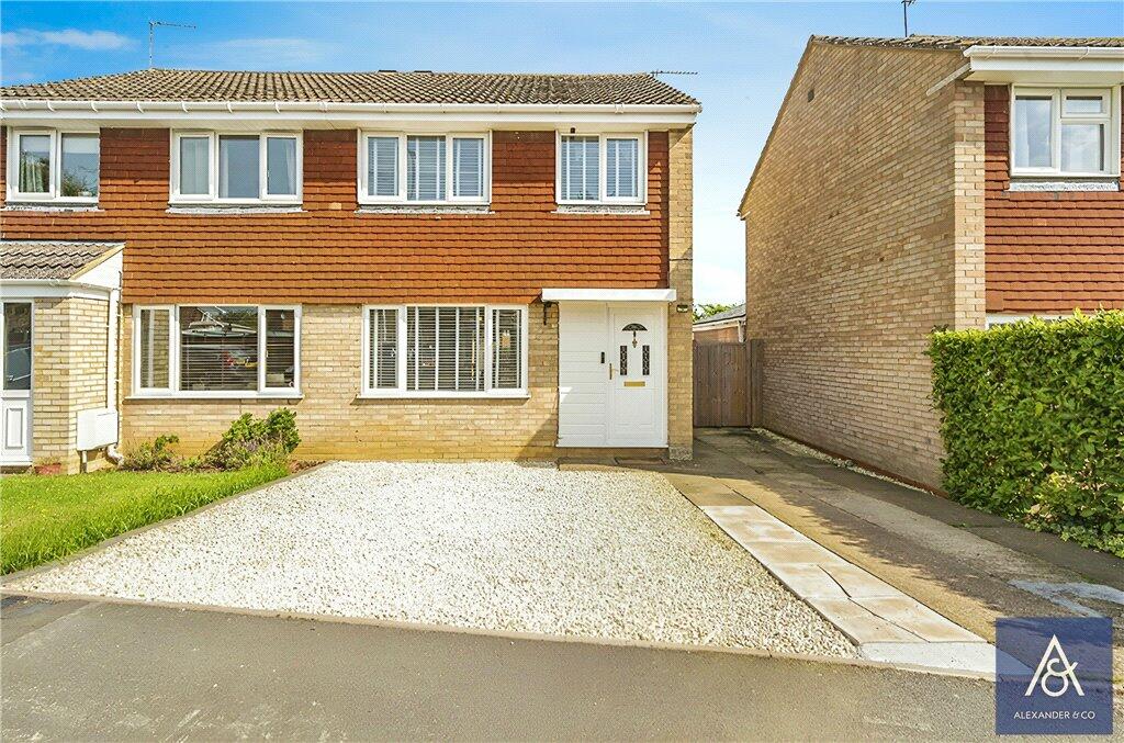 3 Bedroom Semi Detached House For Sale In Faugere Close Brackley