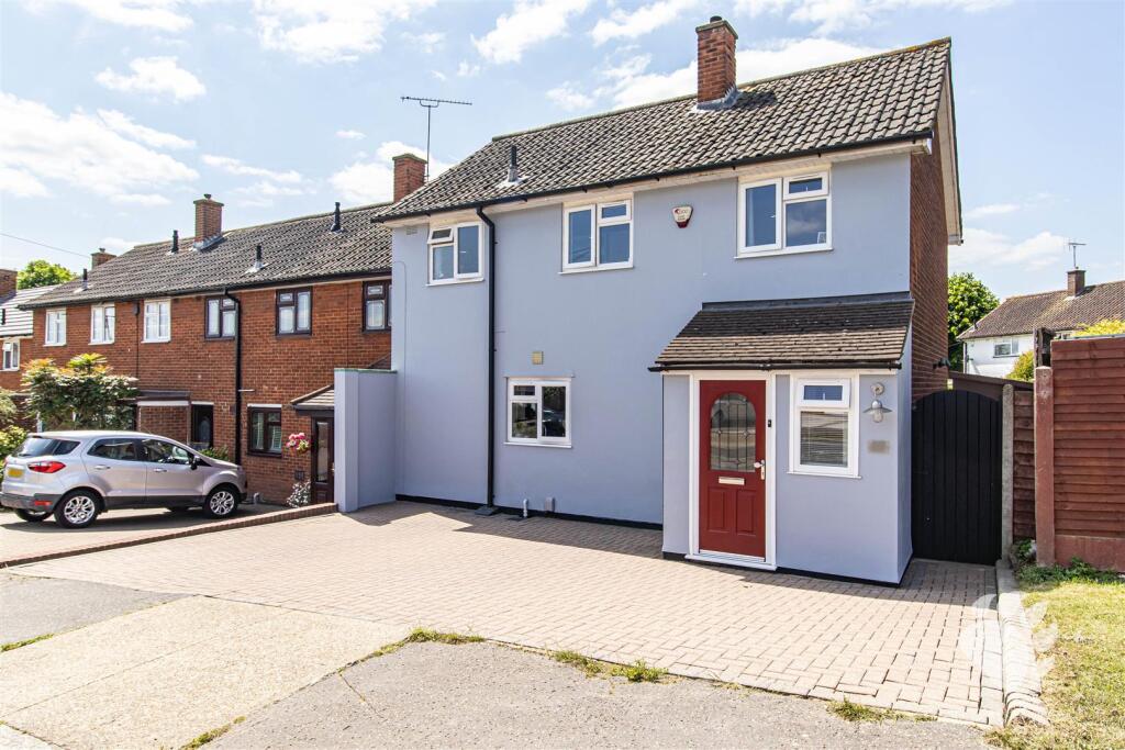 3 bedroom end of terrace house for sale in Whitmore Way, Fryerns, SS14