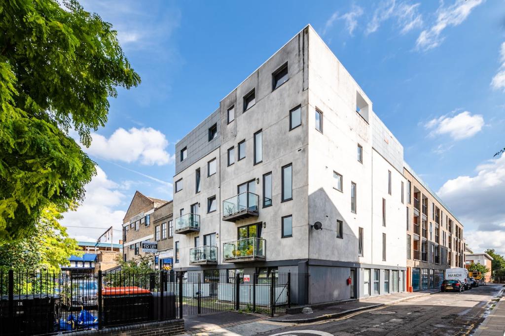 Office for sale in 228 Dalston Lane, Hackney, E8 1LA, E8