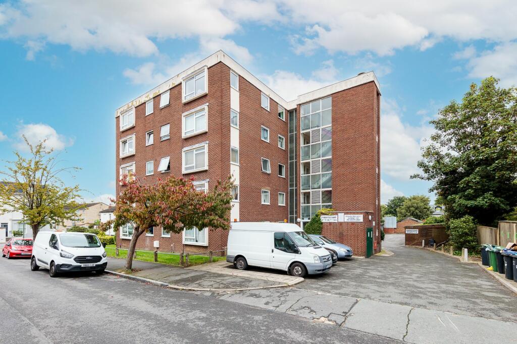 2 bedroom flat for sale in Maple Road, Roberts Court Maple Road, SE20