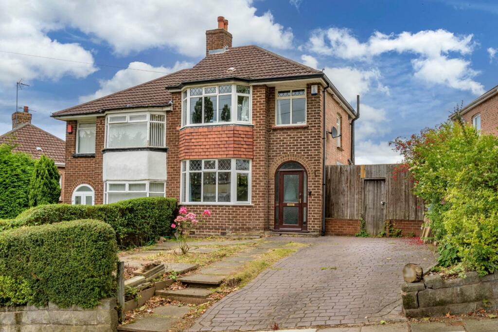 3 Bedroom Semi Detached House For Sale In Haldon Grove Birmingham B31