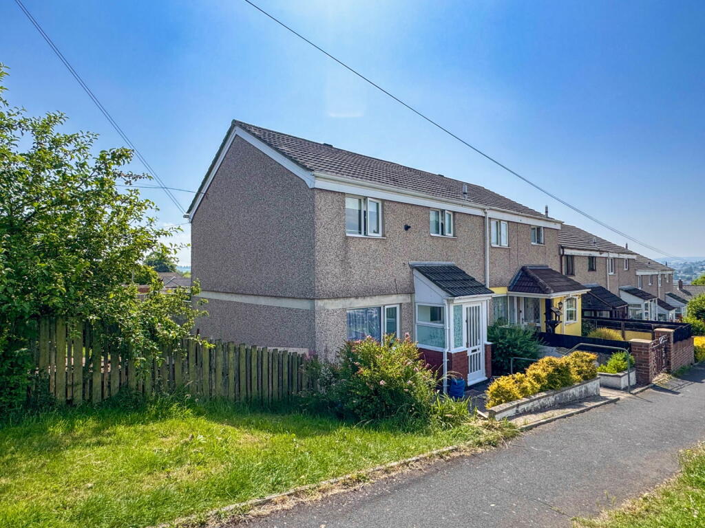 3 bedroom end of terrace house for sale in Drake Road, Newton Abbot ...