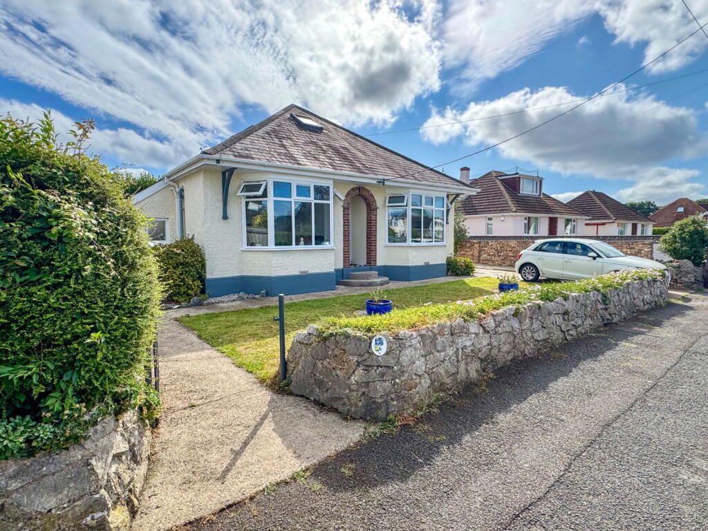 4 bedroom detached bungalow for sale in Whiteway Road, Kingsteignton ...