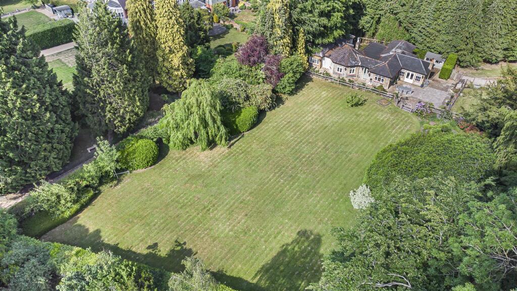 4 bedroom detached house for sale in Tilley Lane, Headley, Epsom, KT18