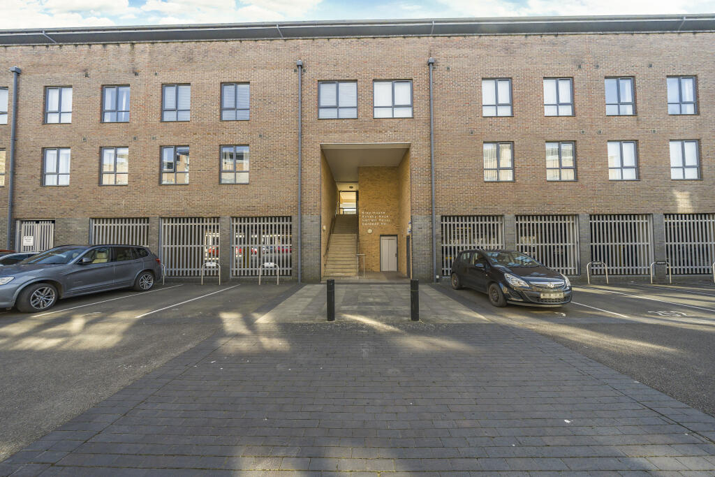 1 bedroom apartment for sale in King House, Firefly Avenue, Heritage Plaza, SN2 2EX, SN2