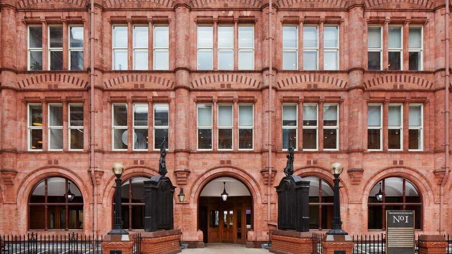 Serviced office to lease in 1 Waterhouse Square, London, EC1N