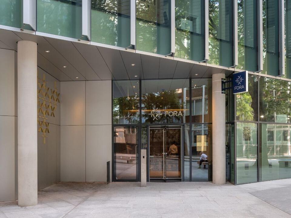 Serviced office to lease in 241 & 251 Southwark Bridge Road, London, SE1