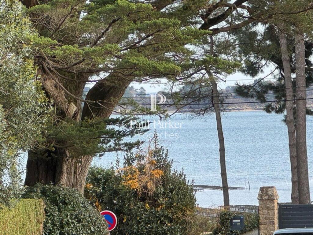 7 bedroom character property for sale in Bretagne, Morbihan, Larmor ...