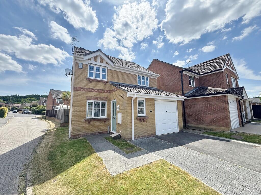 3 bedroom detached house for sale in Stag Way, Funtley, PO15