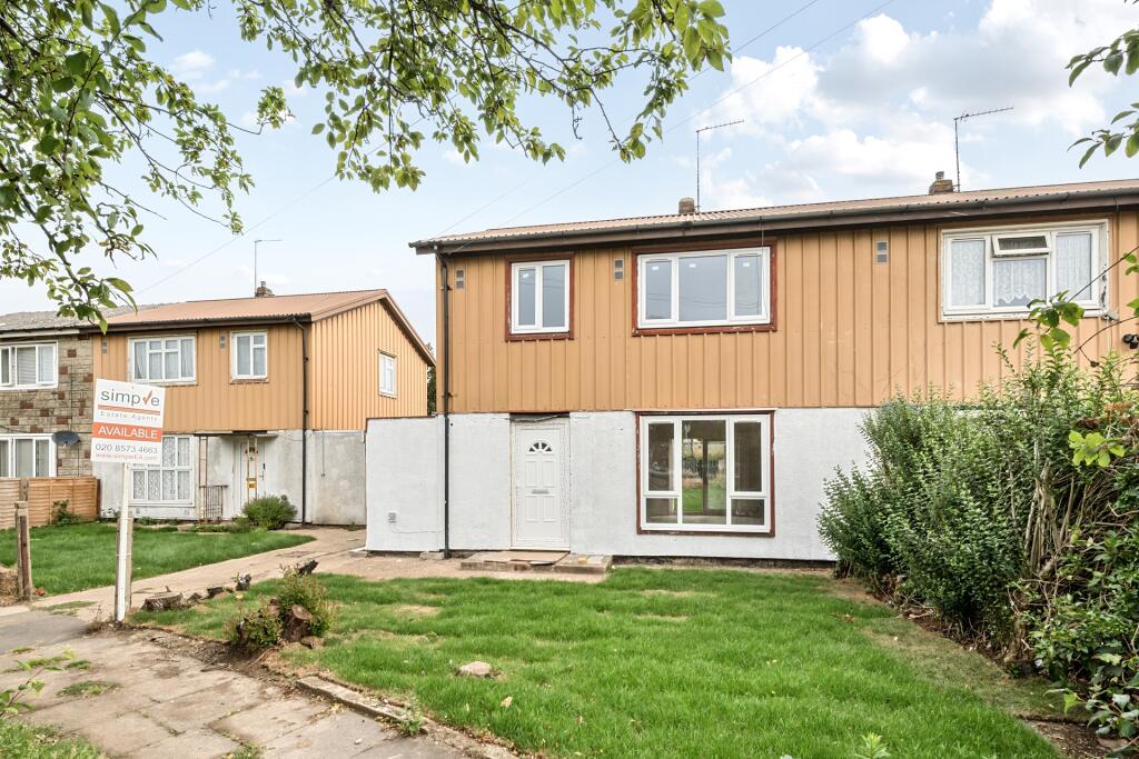 3 bedroom semi-detached house for sale in Stormount Drive, Hayes, UB3