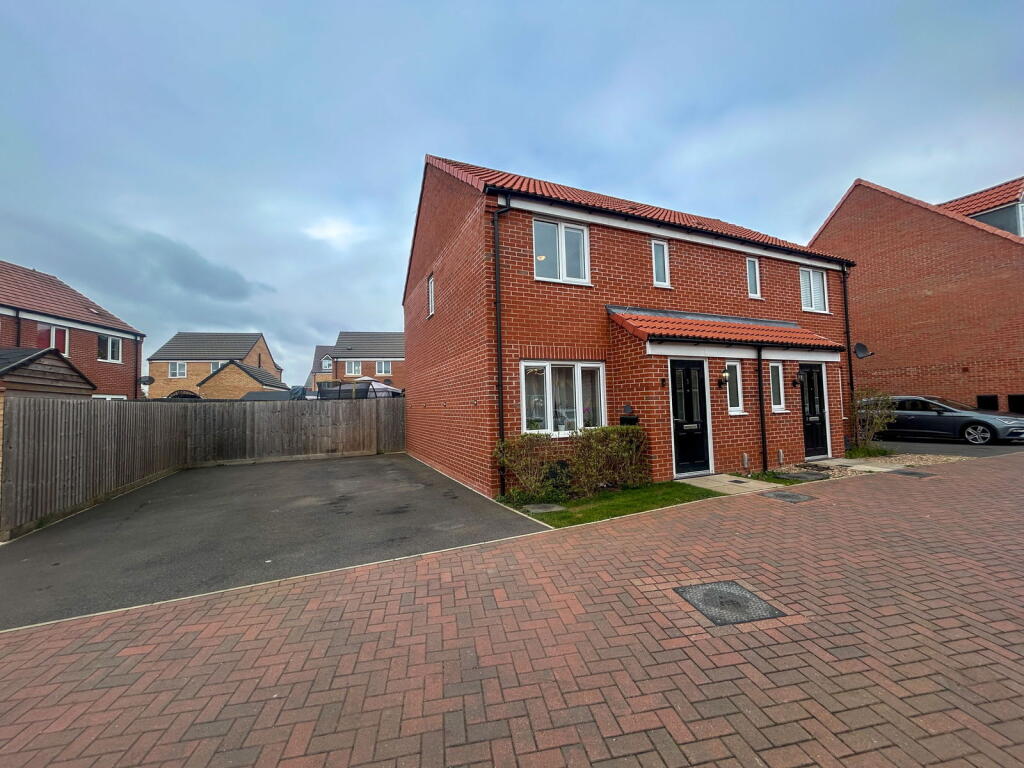 3 bedroom semi-detached house for sale in Fabian Grove, CARDEA ...