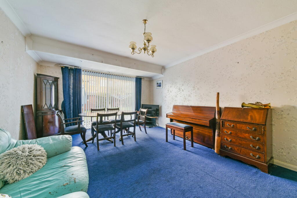 2 bedroom semi-detached bungalow for sale in Reigate Avenue, Sutton ...