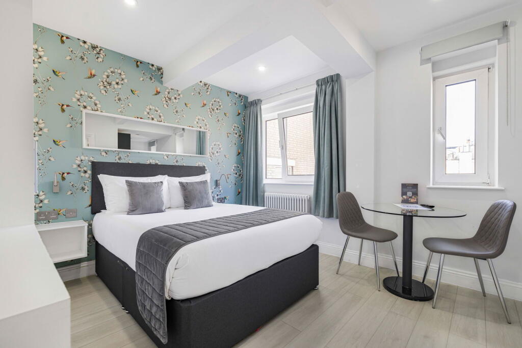 Studio flat for sale in Chelsea Cloisters, Sloane Avenue SW3