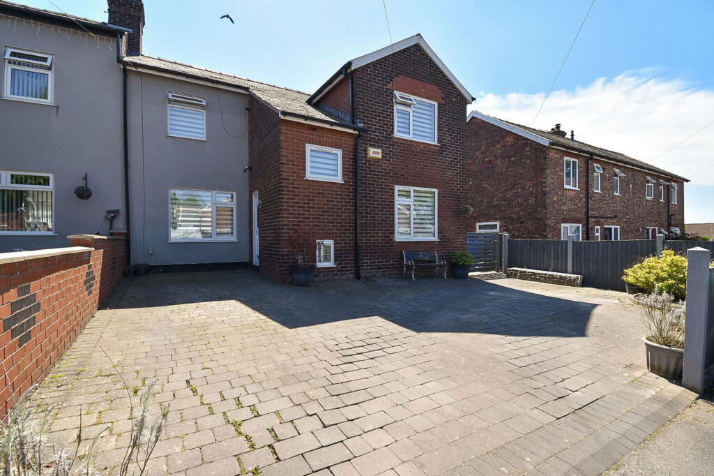 3 bedroom end of terrace house for sale in Lancaster Place, Adlington ...