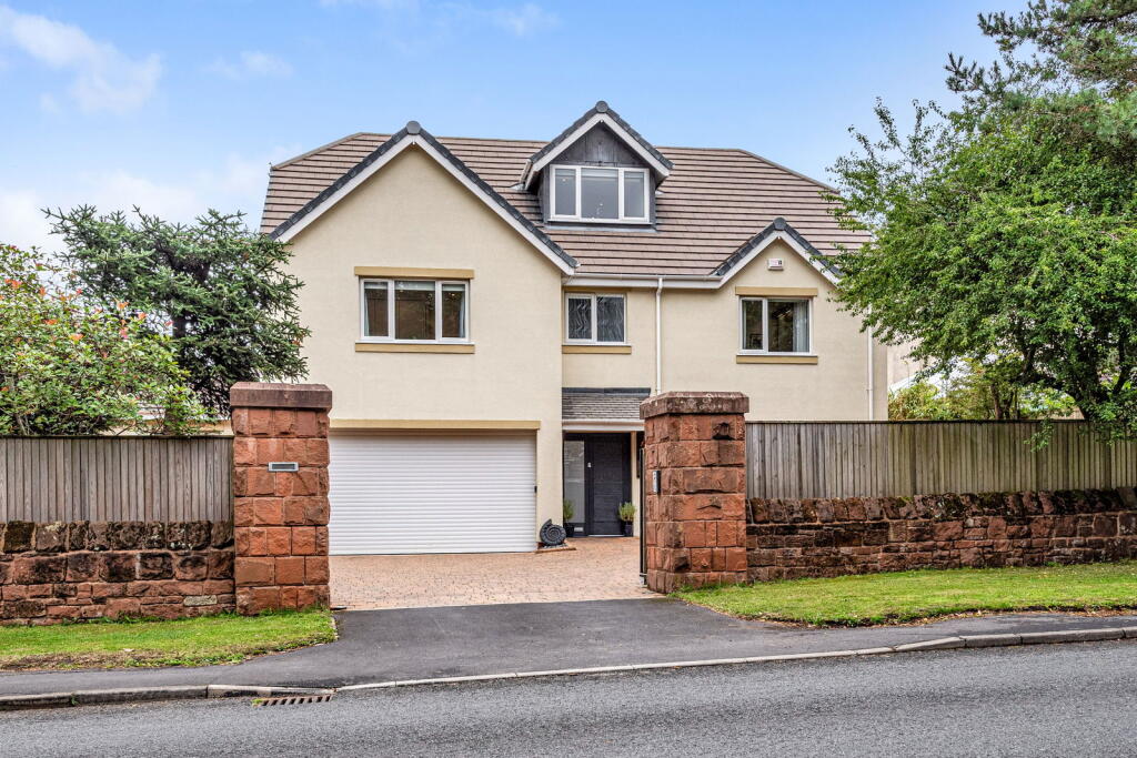 5 bedroom detached house for sale in Telegraph Road, Heswall, CH60