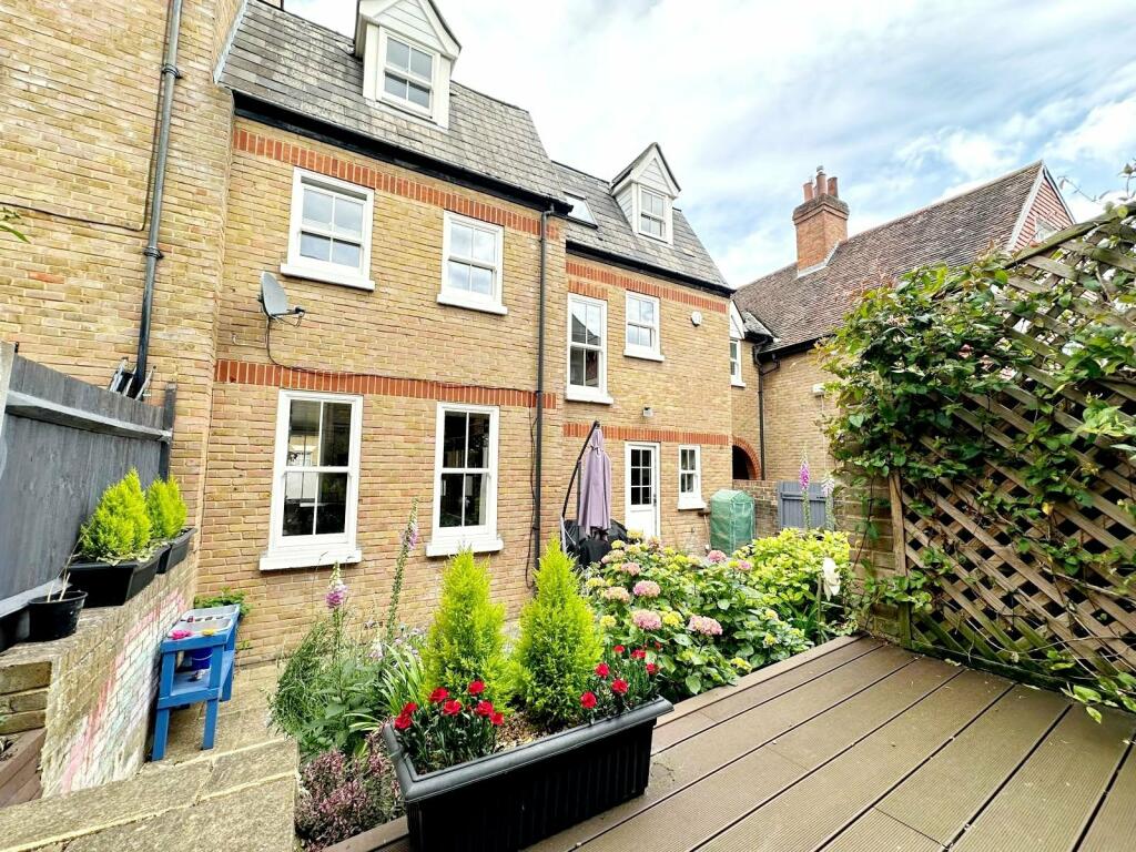 5 bedroom terraced house for sale in St Margaret's Banks, High Street ...