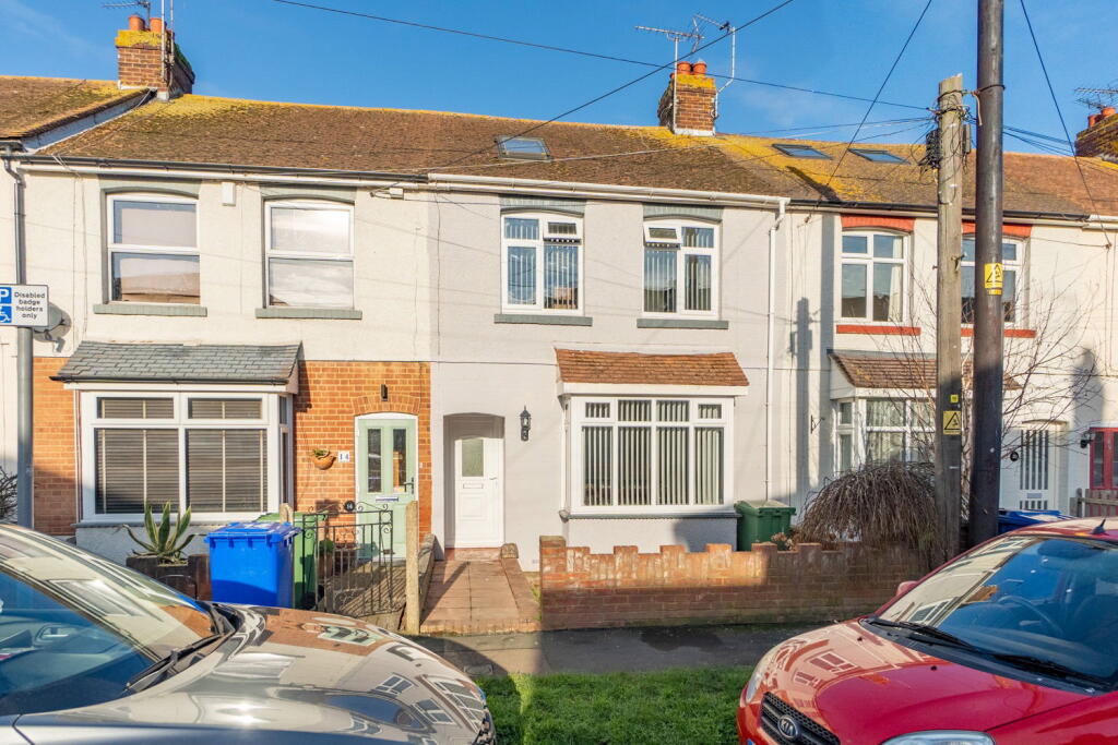 4 bedroom terraced house for sale in Hilda Road, Minster On Sea ...