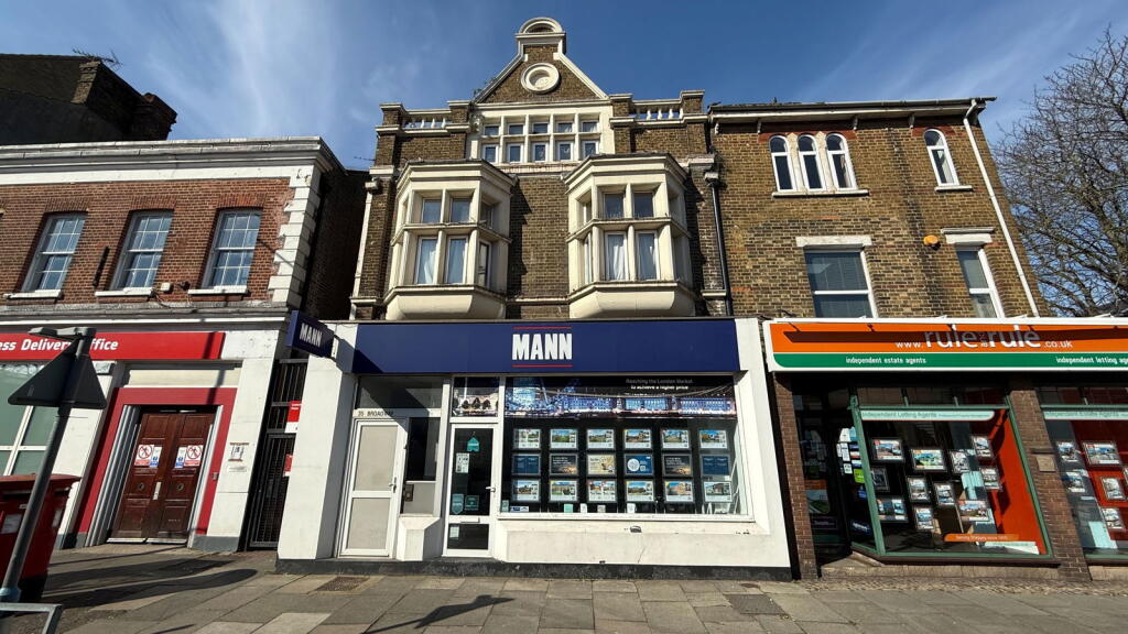 5 bedroom mixed use property for sale in A shop plus 4 flats with off ...