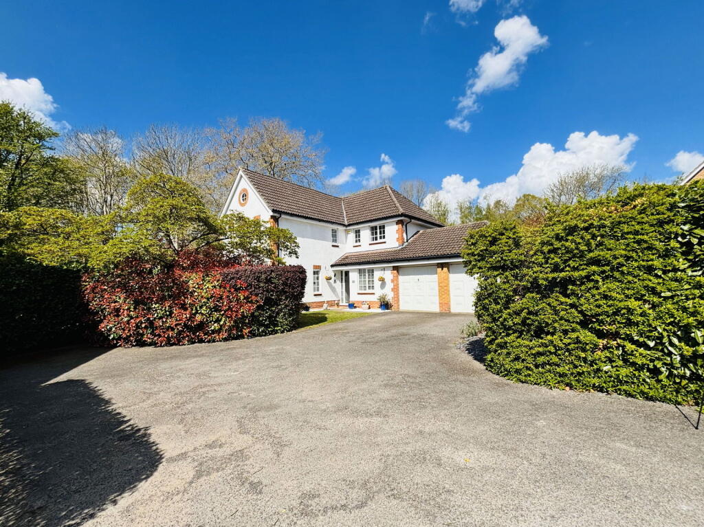 4 bedroom detached house for sale in Sweet Bay Crescent, Ashford, TN23 ...