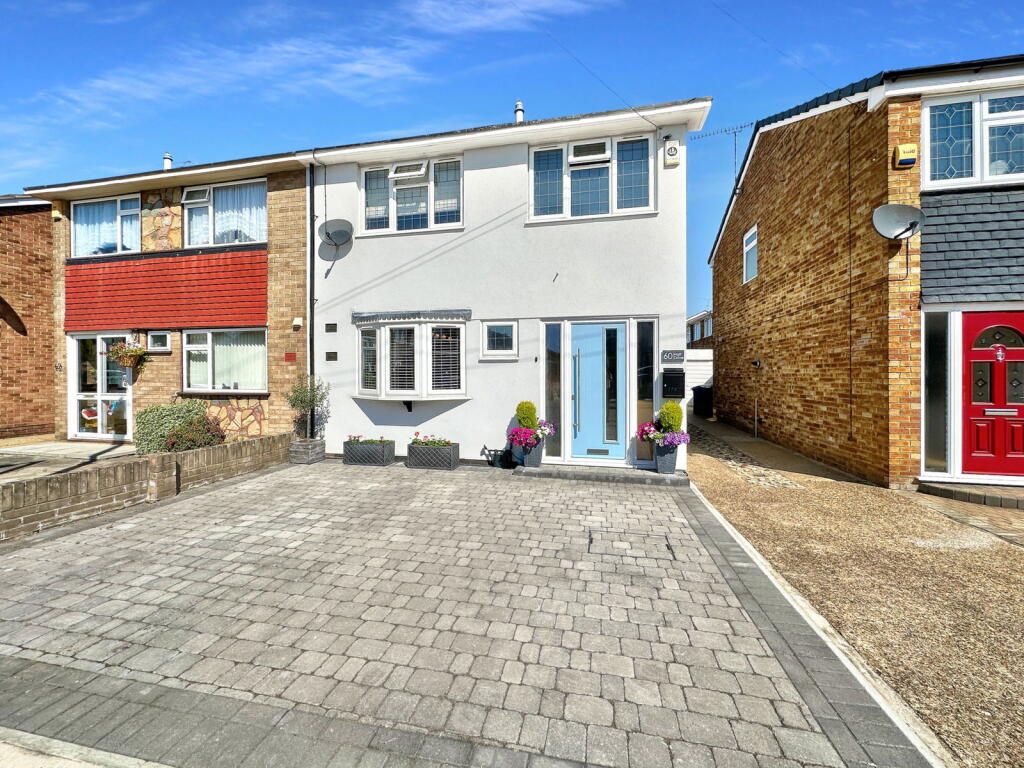 3 bedroom semi-detached house for sale in Halt Drive, Linford SS17 0RA ...