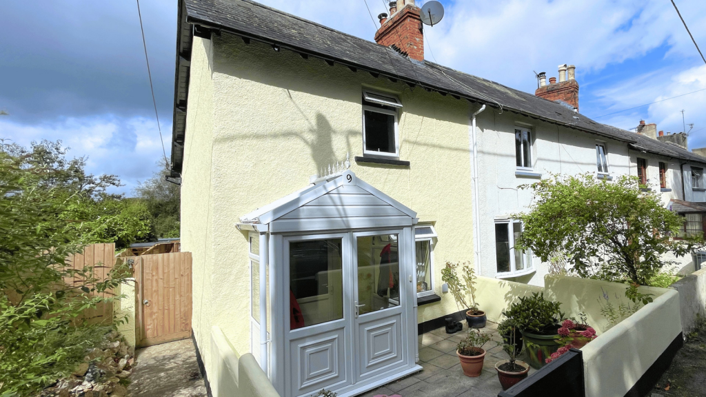 2 Bedroom End Of Terrace House For Sale In Higher Sandygate Newton