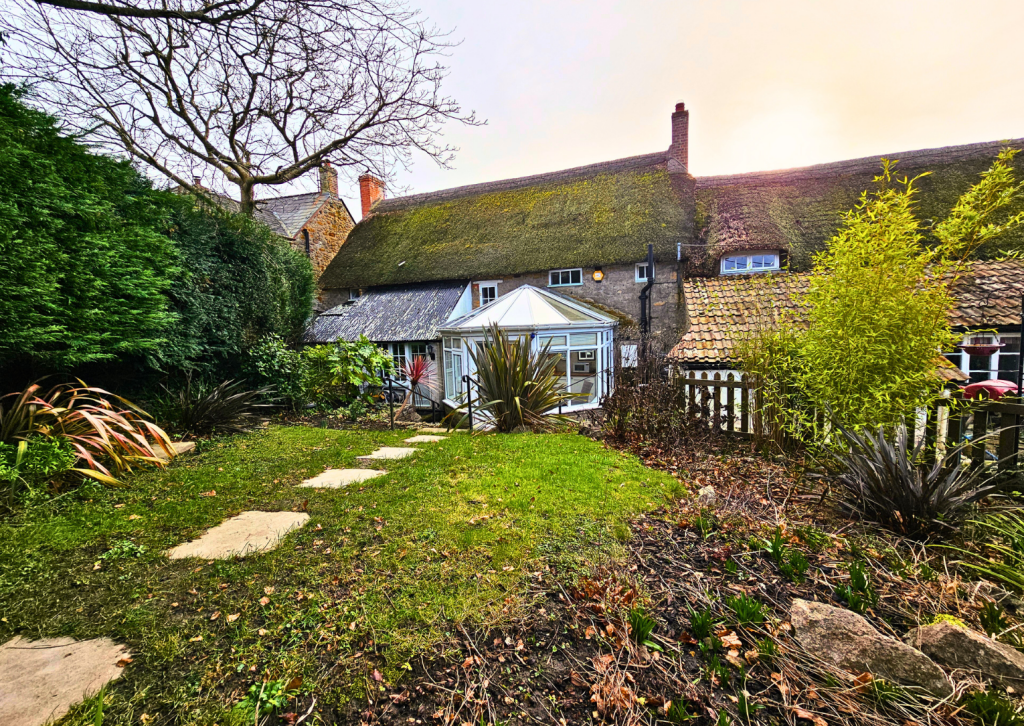 3 bedroom semi-detached house for sale in Chideock, Bridport, DT6 6JJ, DT6