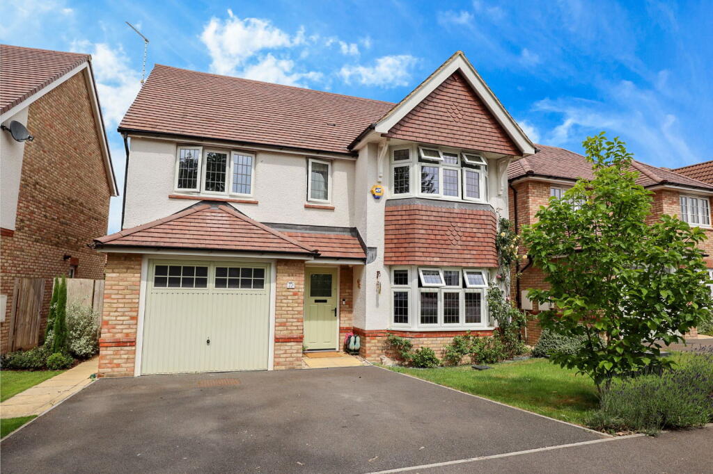 4 bedroom detached house for sale in Capstone Drive, Calne, SN11