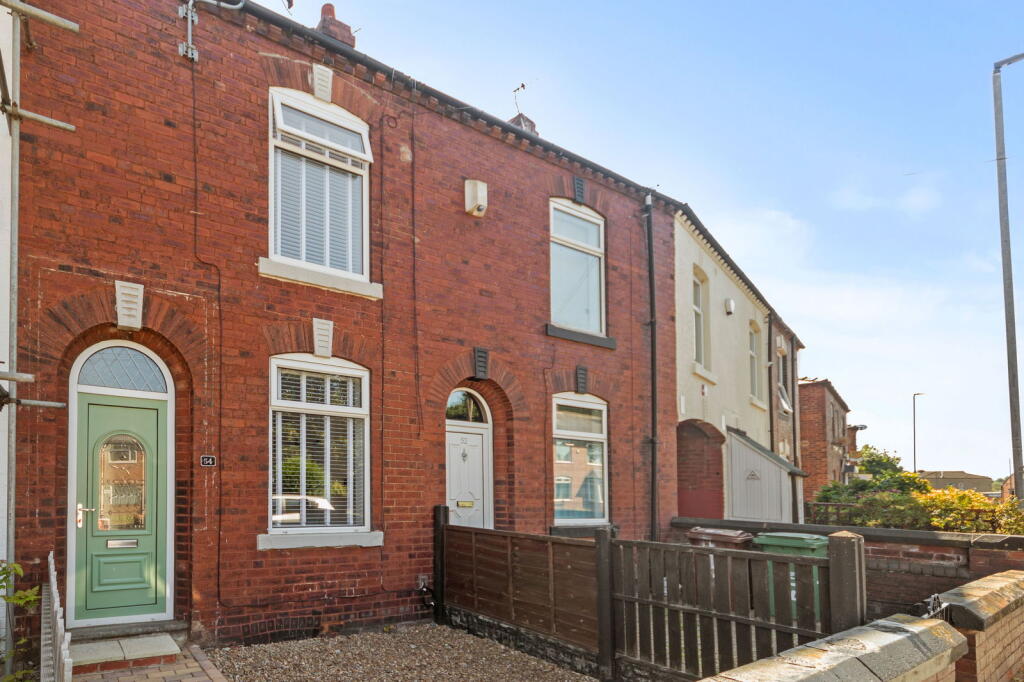 2 bedroom terraced house for sale in Alverthorpe Road, Wakefield, WF2