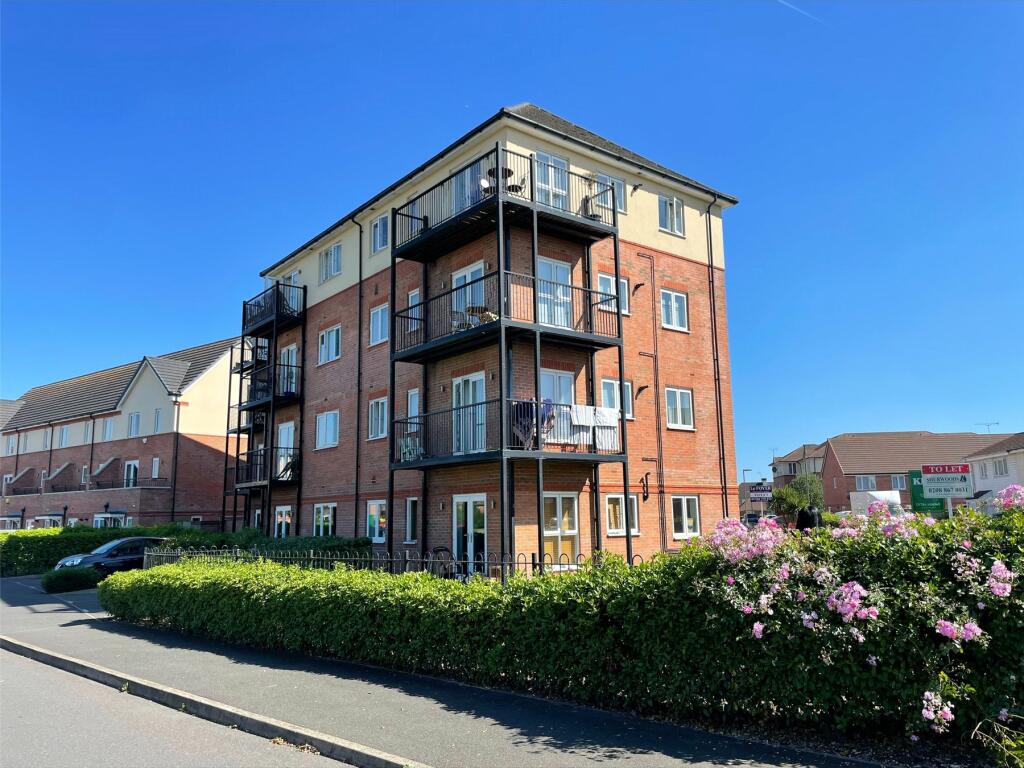 2 bedroom flat for sale in Mulberry Avenue, Stanwell, Staines, Surrey, TW19