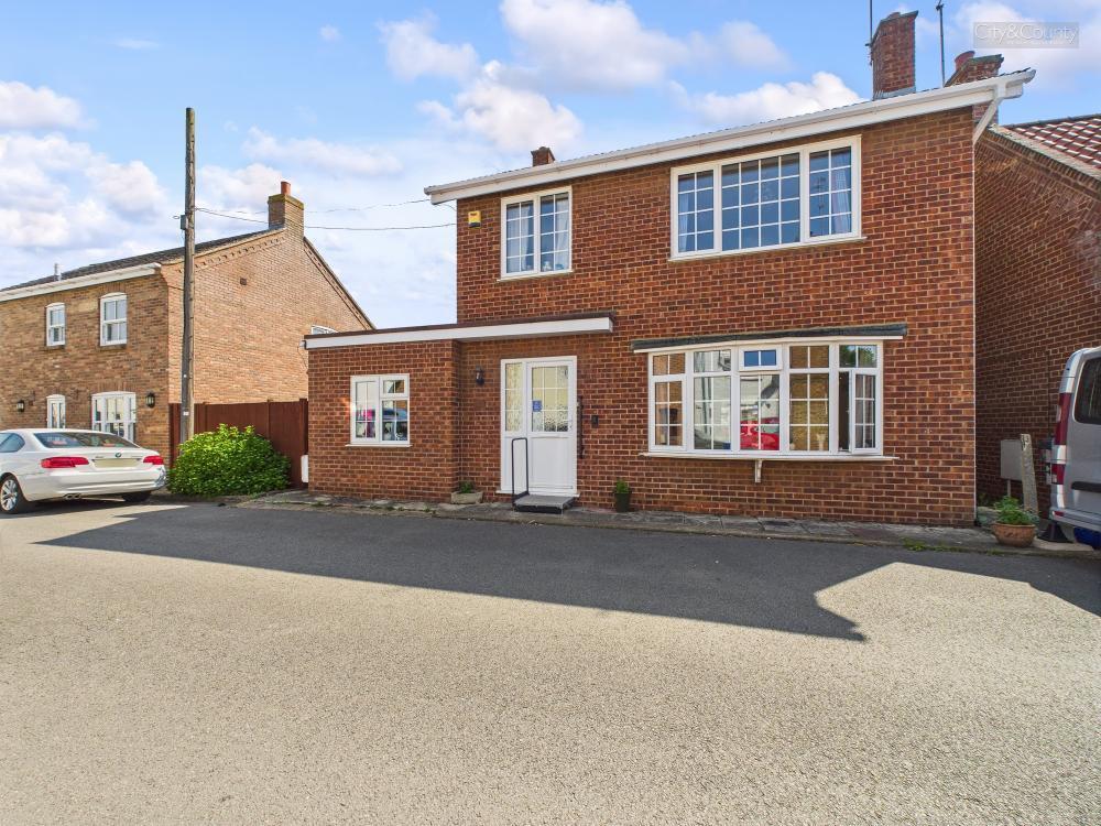 3 bedroom detached house for sale in South Street, Crowland ...