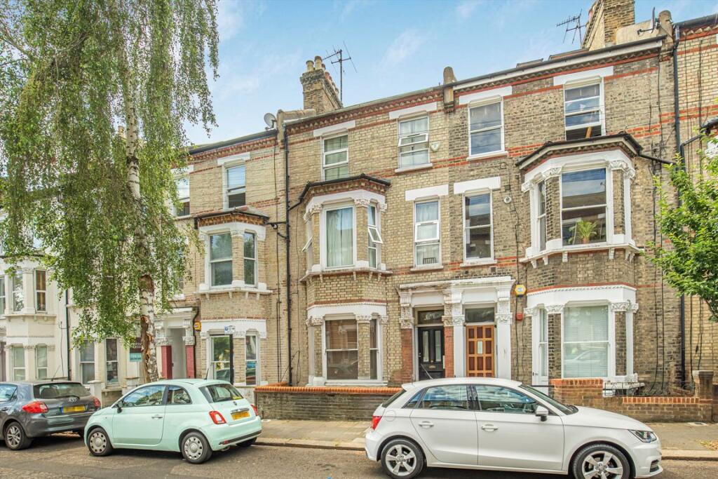 1 bedroom flat for sale in St. Luke's Avenue, Clapham, SW4