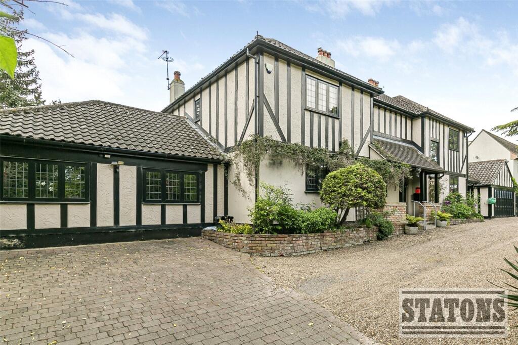 6 bedroom detached house for sale in Mill Lane, Broxbourne ...