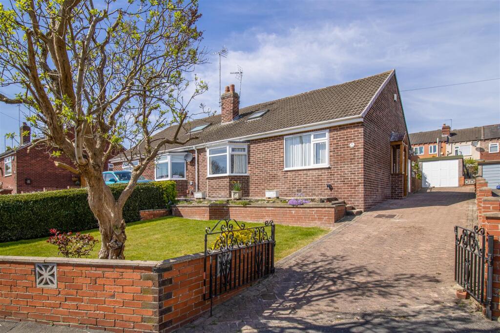 2 bedroom semi-detached bungalow for sale in Manor Croft, Normanton, WF6