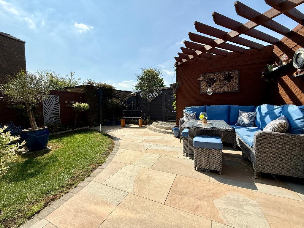 3 bedroom terraced house for sale in Southampton Gardens, Marsh Farm ...