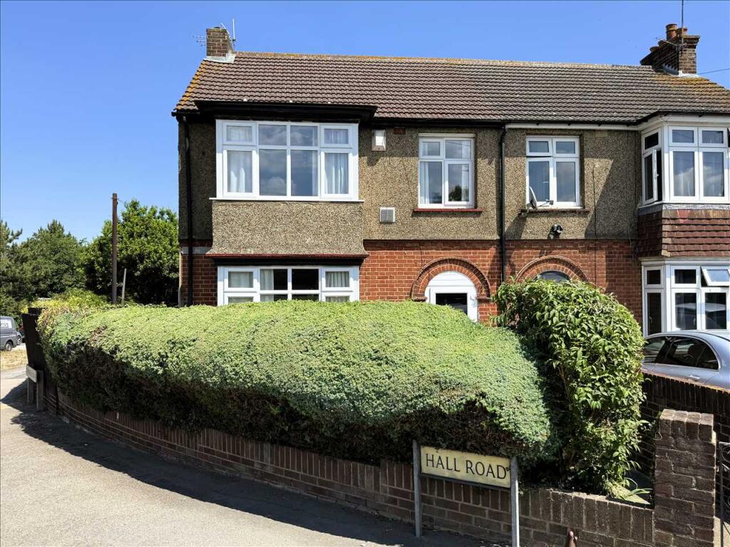 3 bedroom semi-detached house for sale in Hall Road, Northfleet, DA11