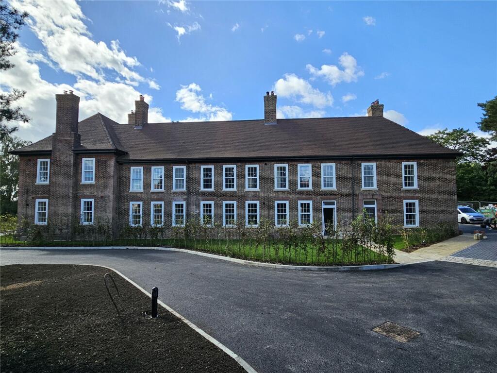 3 bedroom terraced house for sale in Newfoundland Road, Deepcut ...