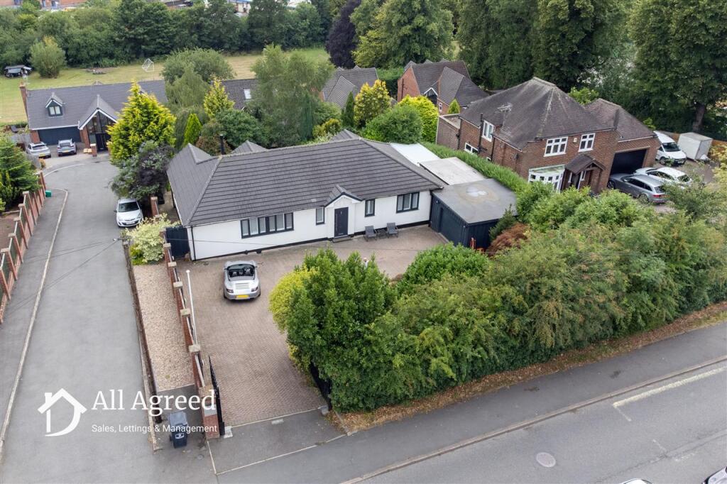 4 bedroom bungalow for sale in Longfield Lane, Ilkeston, DE7