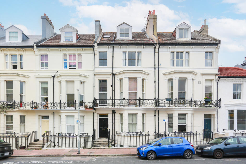 2 bedroom flat for sale in Powis Road, Brighton, East Sussex, BN1