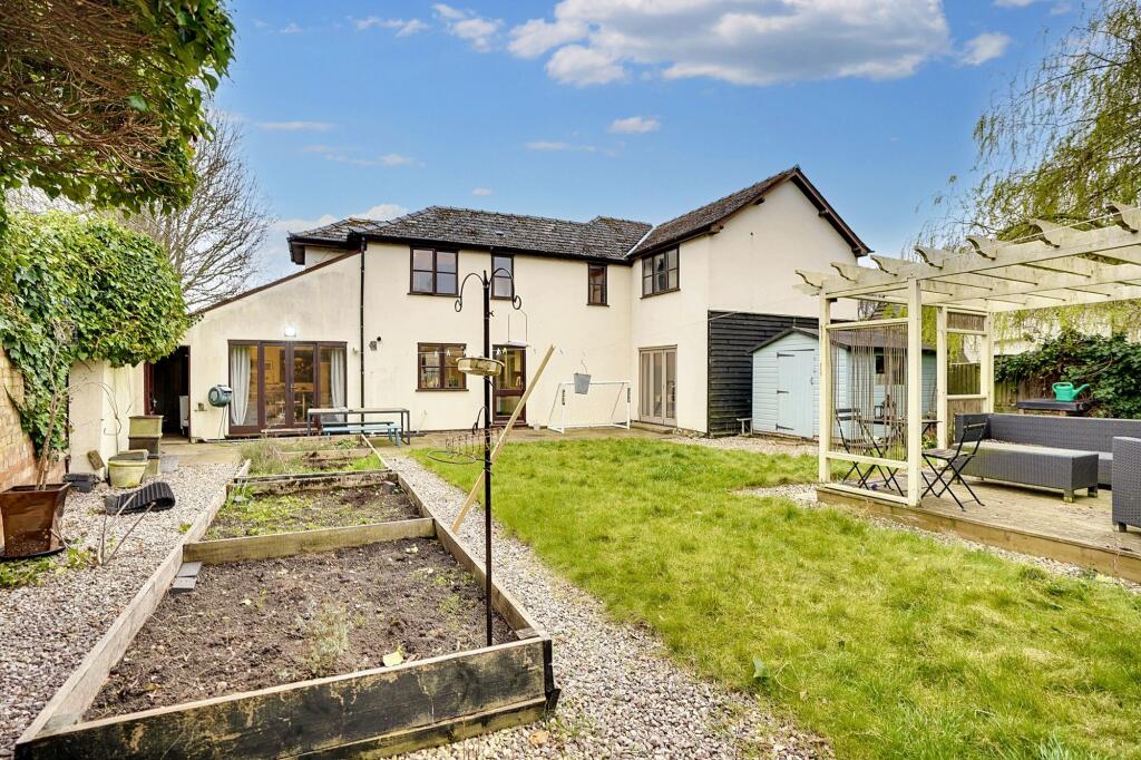 4 bedroom detached house for sale in Oxford Street, Exning, CB8