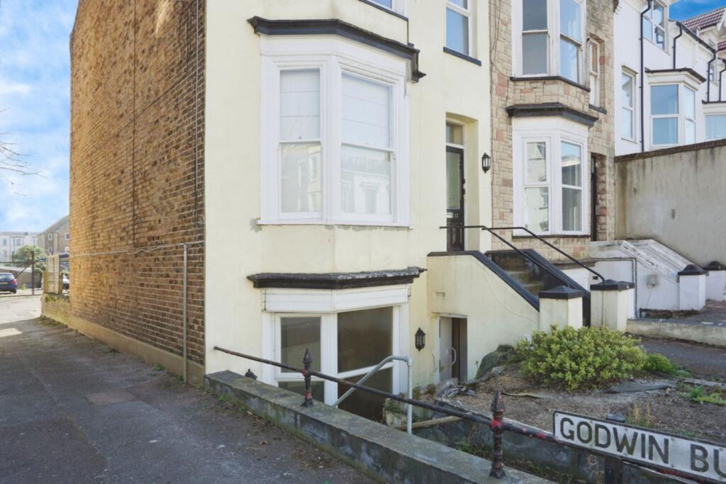 1 bedroom flat for sale in Godwin Road, Margate, CT9