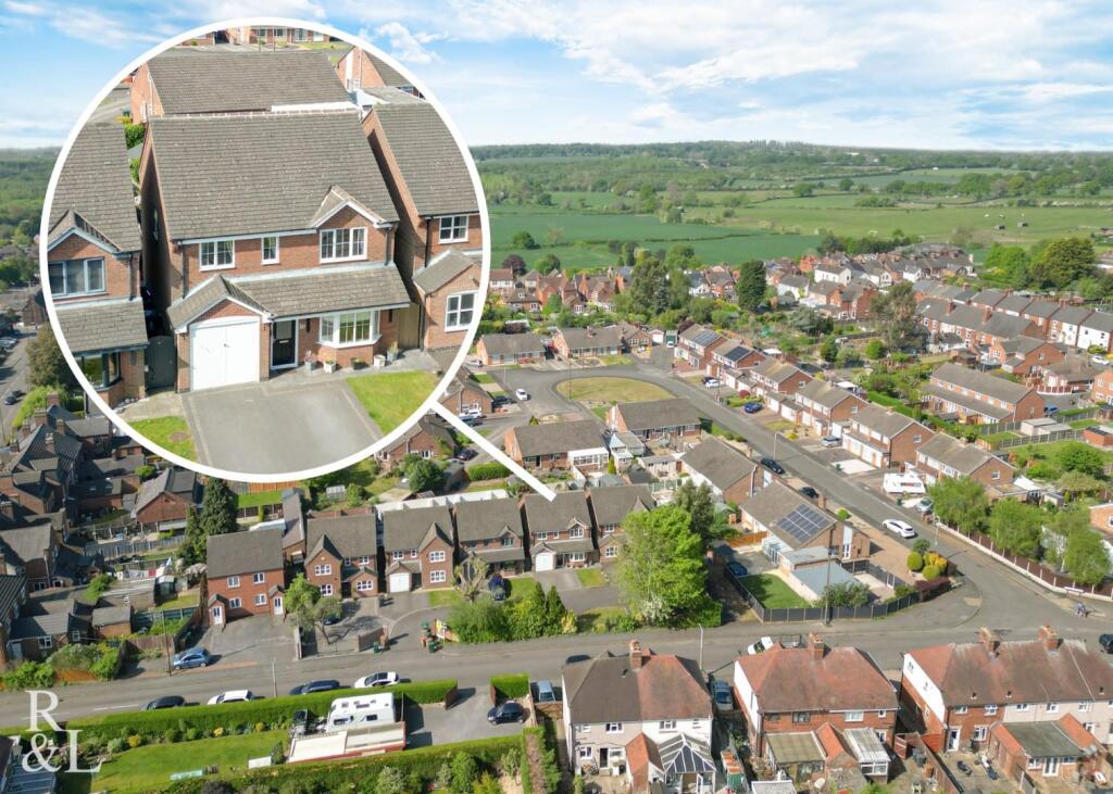 4 bedroom detached house for sale in Alice Gardens, Overseal, DE12