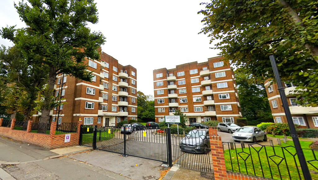 2 bedroom apartment for sale in Bollo Lane, London, W3