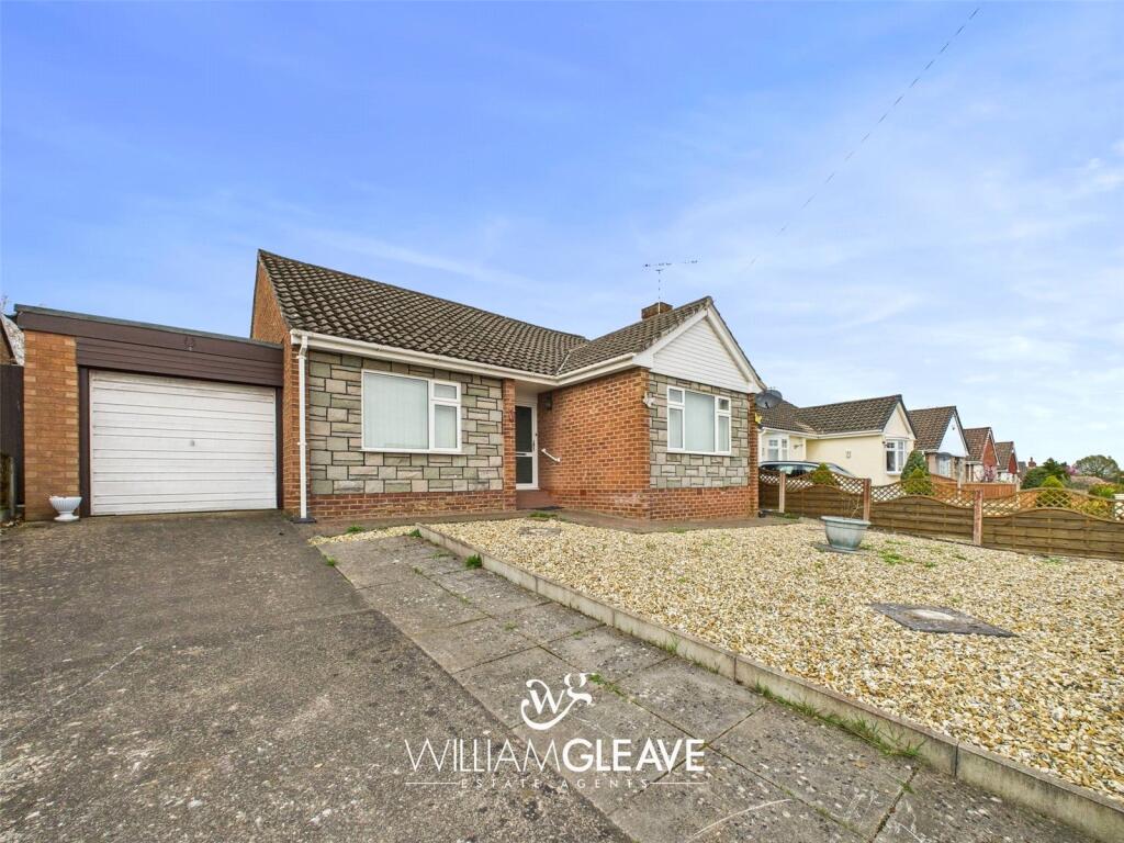 3 bedroom bungalow for sale in Highland Avenue, Queensferry, Deeside ...