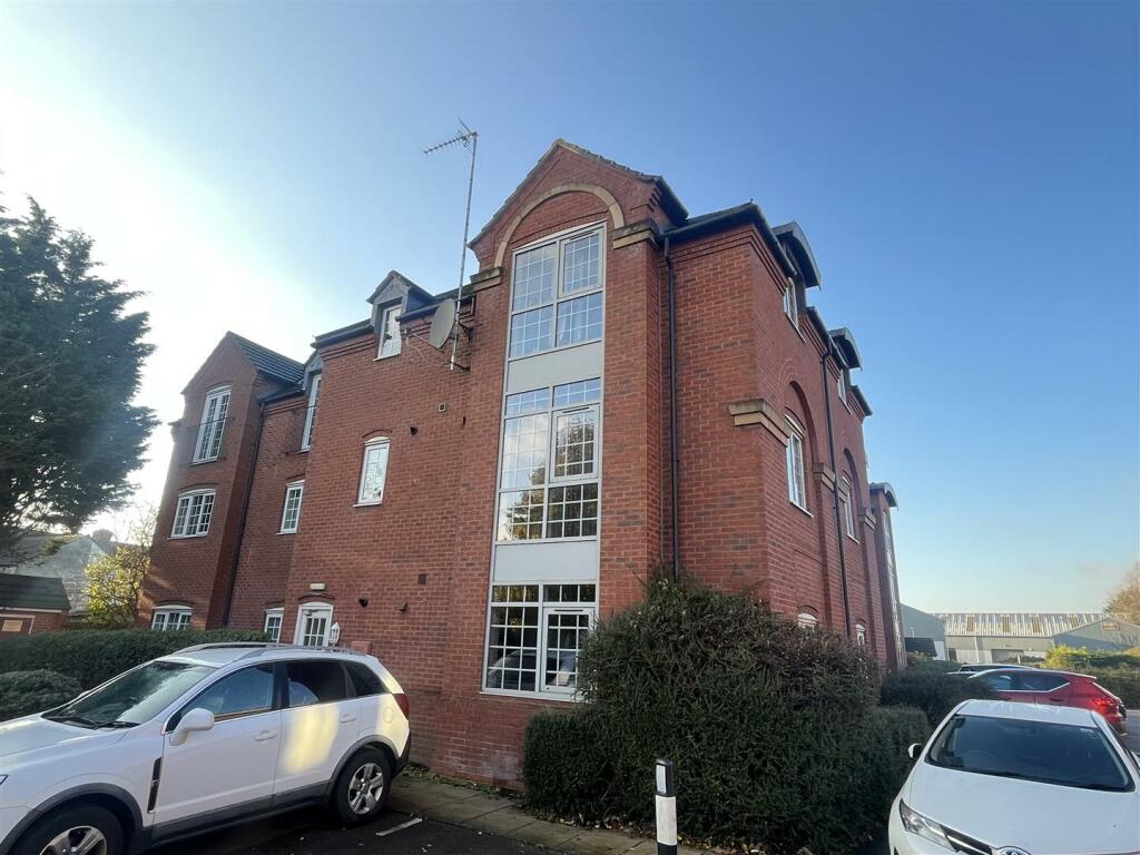 1 bedroom apartment for sale in Caxton Court, Burton-On-Trent, DE14